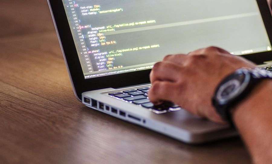 Como funciona a migração de um sistema médico para outro?